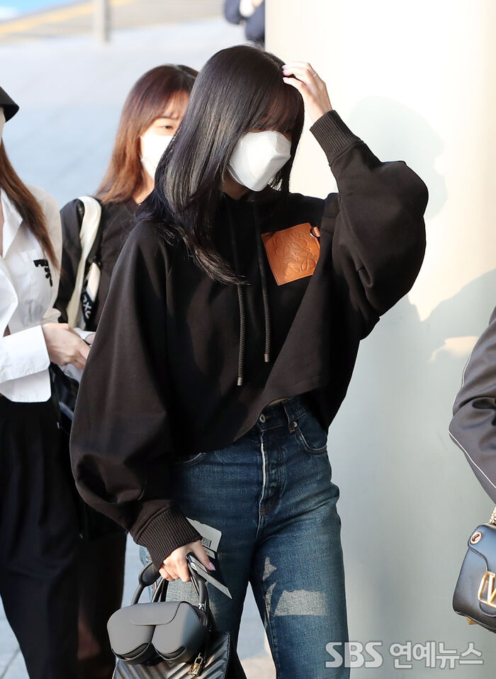 [Throwback] TWICE's MINA Lets Her Curtain Bangs Steal the Spotlight