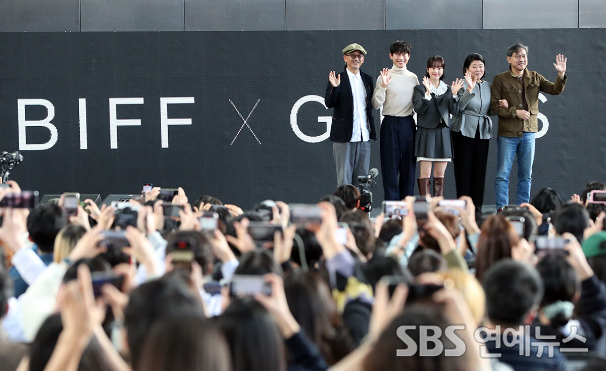 [27th BIFF] 웃음이 끊이질 않는 '욘더'의 감독과 주역들