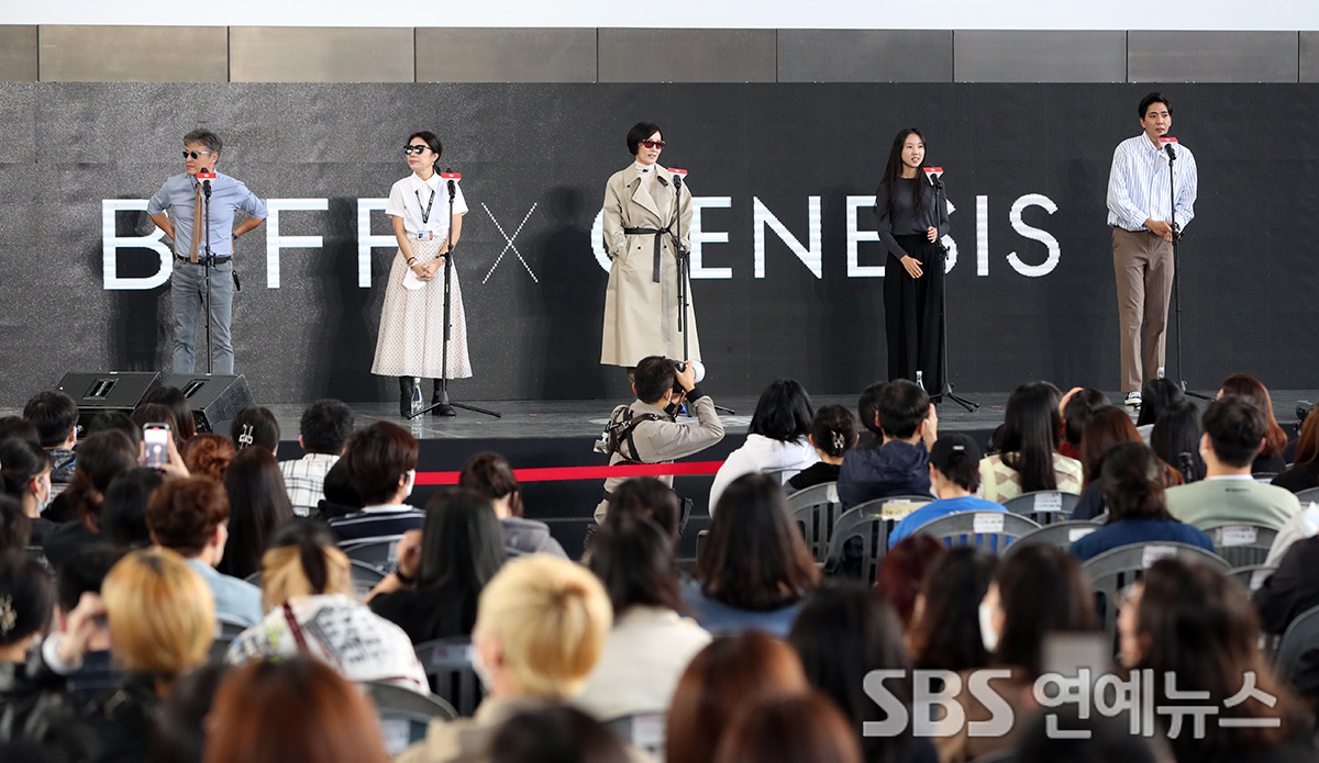 [27th BIFF] 영화 '탑' 홍상수 감독 없이 무대인사