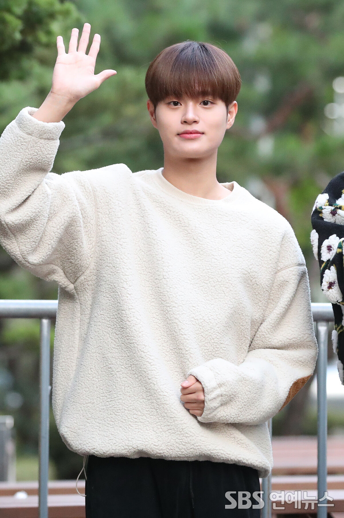 [E포토] AB6IX 이대휘, '팬심 녹이는 귀여운 하트'