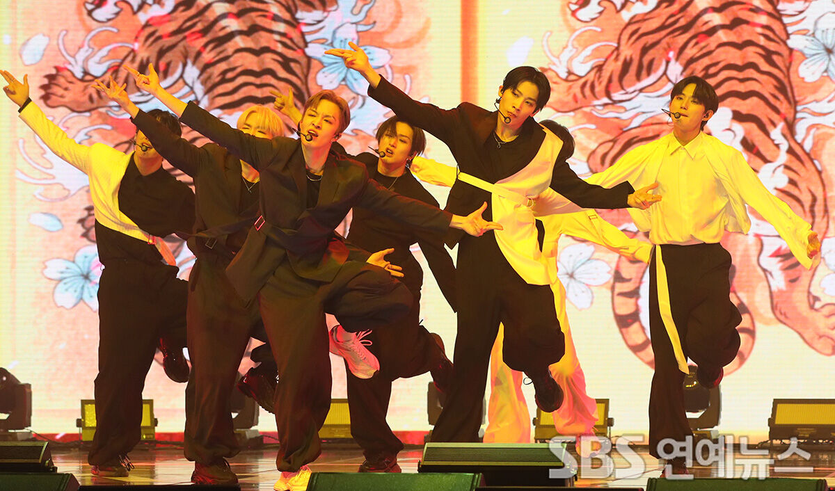 [E포토] ATBO, '갓포먼스를 자랑하는 21세기 화랑'