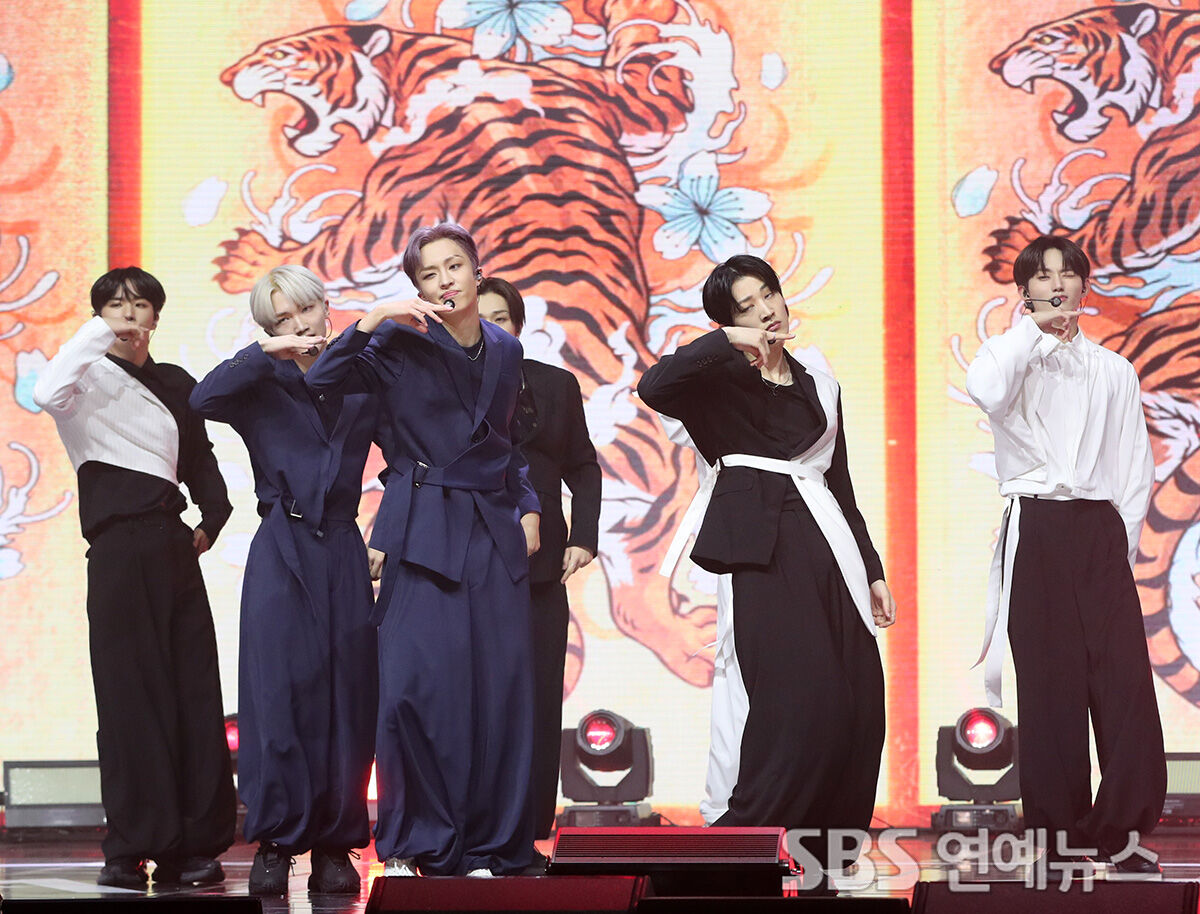 [E포토] ATBO, '갓포먼스를 자랑하는 21세기 화랑'