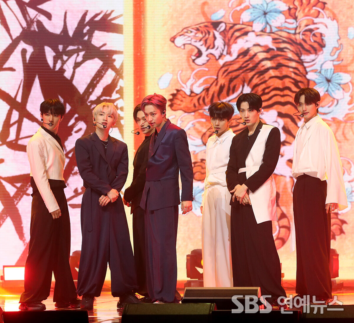 [E포토] ATBO, '갓포먼스를 자랑하는 21세기 화랑'