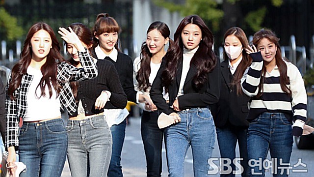 [E포토] 첫사랑, '몰려오는 첫사랑의 설렘'