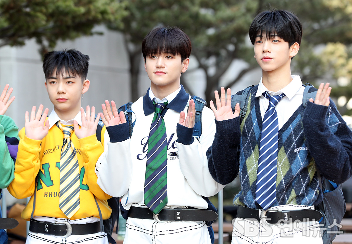 [E포토] 에잇턴, '2023년의 Y2K 패션'