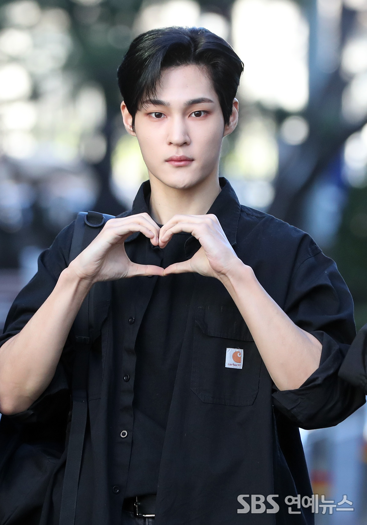 [E포토] TAN 태훈, '모니터 뚫을 듯한 강렬한 눈빛'