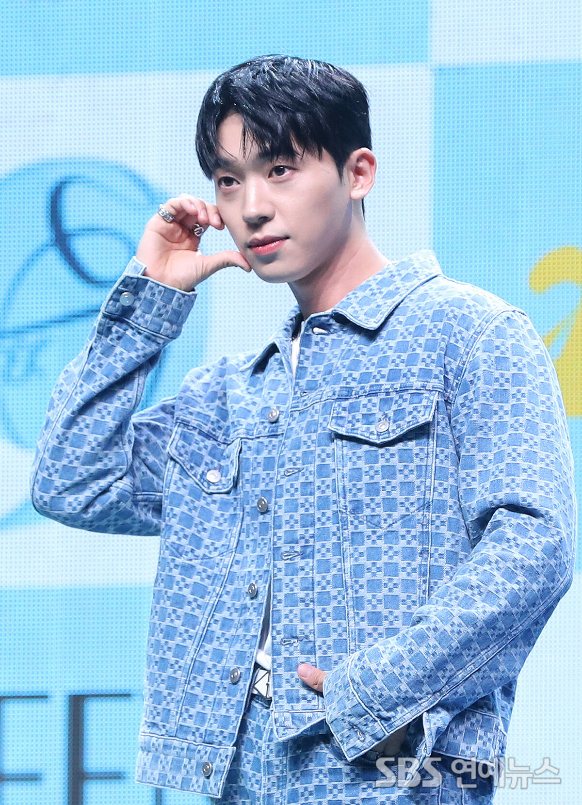 [E포토] 틴탑 창조, '창조적인 하트 미남'