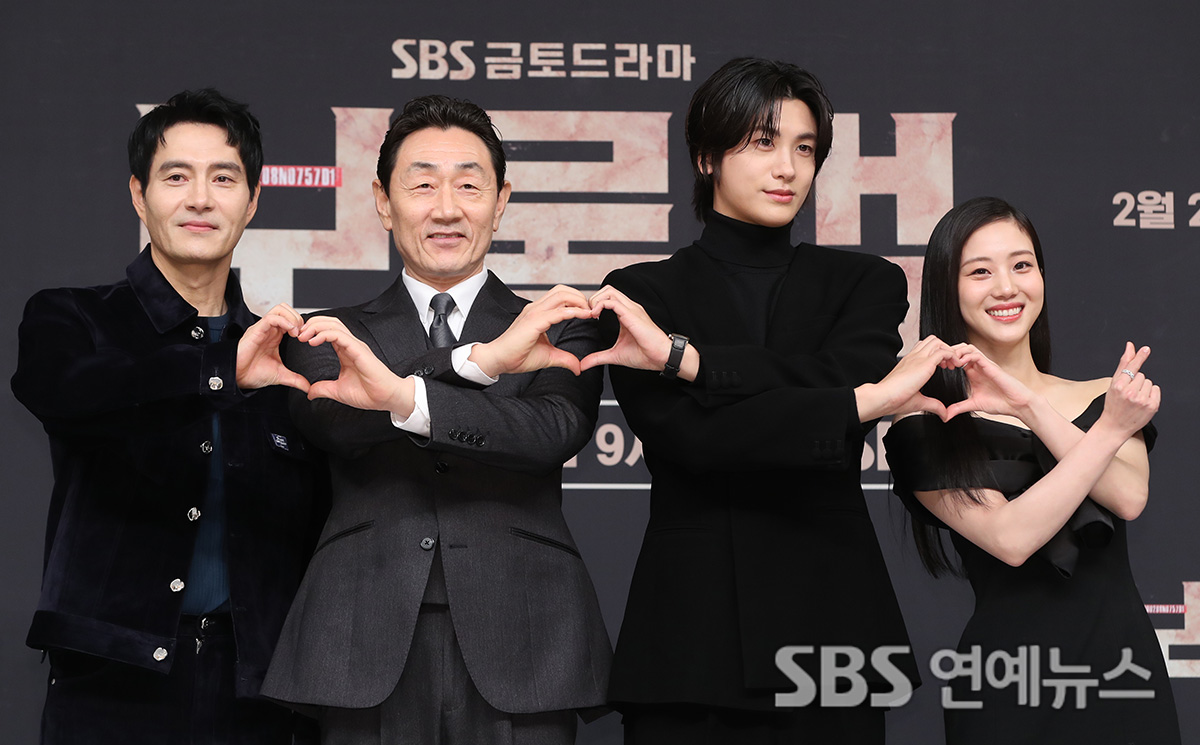 [E-Photo] The Stars of SBS's New Friday-Saturday Drama 'Buried Hearts'