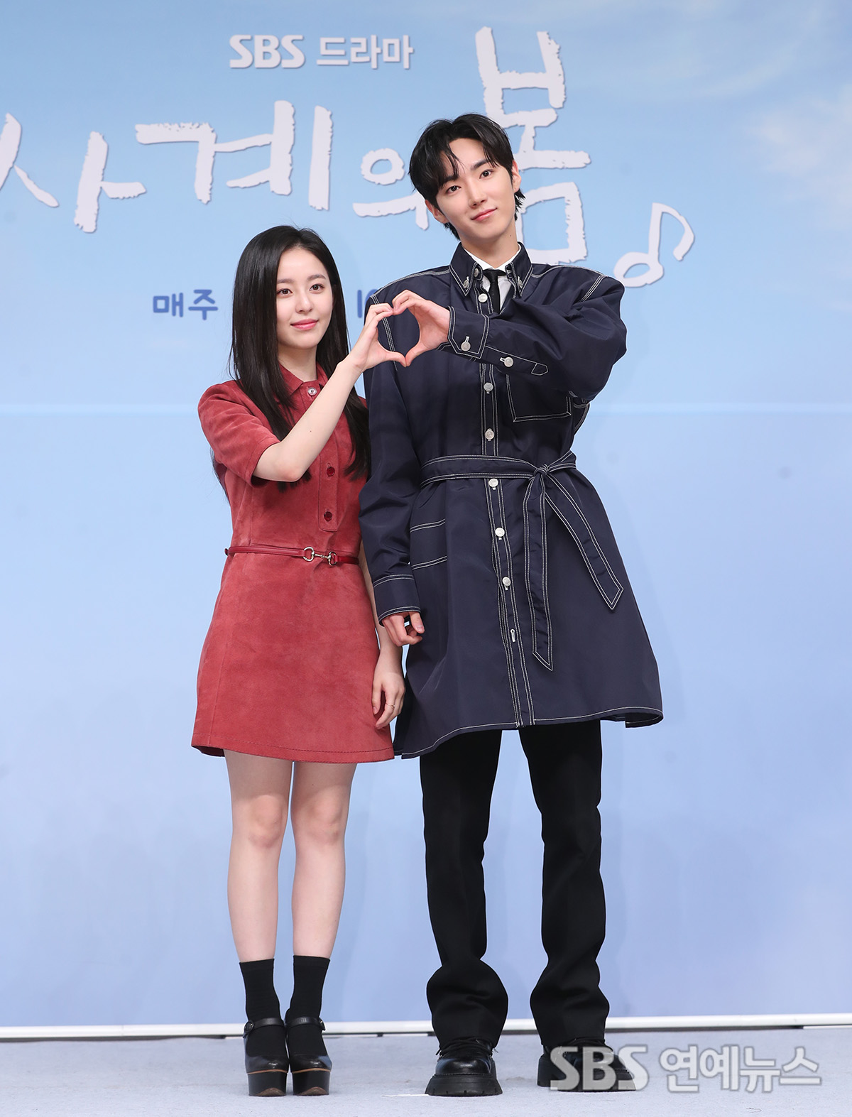 [E-Photo] Park Jihu and HA YOO JOON, A Couple United by the Music of ...