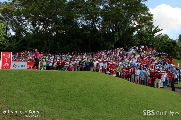 SBS Golf 뉴스 : 전체 뉴스 : [PGA포토]우즈, (-11) '공동 10위' CIMB 클래식 3R : SBS Golf