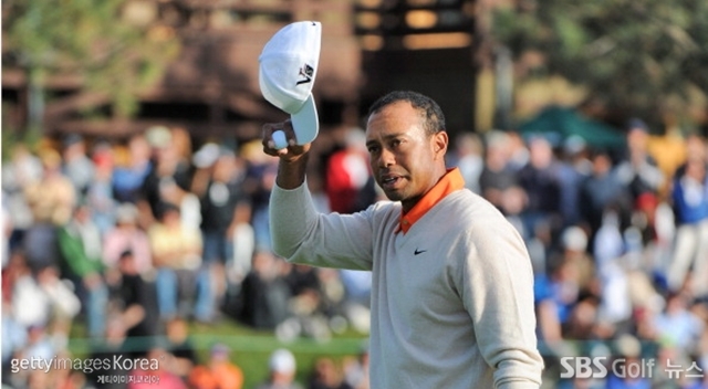 SBS Golf 뉴스 : 전체 뉴스 : [PGA]타이거 우즈, 선두와 3타차 공동 20위 '내일은 더 기대되네' : SBS Golf