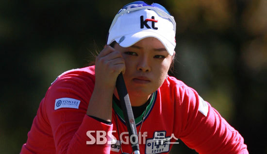 SBS Golf 뉴스 : 전체 뉴스 : [KLPGA] '상금왕 도전' 장하나, ADT캡스 챔피언십 1R '공동 선두'…김세영 공동 12위 : SBS Golf
