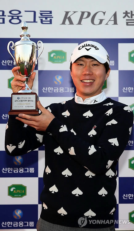 SBS 스포츠 골프 뉴스 : 전체뉴스 : 김석현, KPGA 챌린지 투어 챔피언십 2년 연속 우승 : SBS
