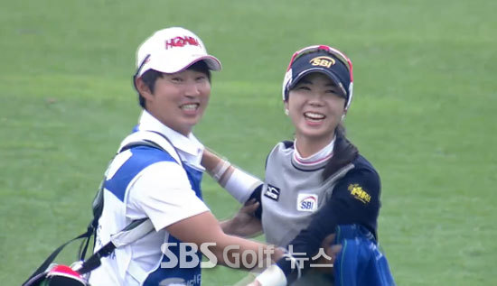 SBS 스포츠 골프 뉴스 : 전체뉴스 : [KLPGA] 허윤경·김보아, ADT캡스 챔피언십 1R 7언더파 '공동 선두' : SBS