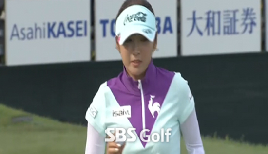 SBS Golf 뉴스 : 전체 뉴스 : [JLPGA] 이보미, 선두와 1타차 '시즌 6승' 정조준 : SBS Golf