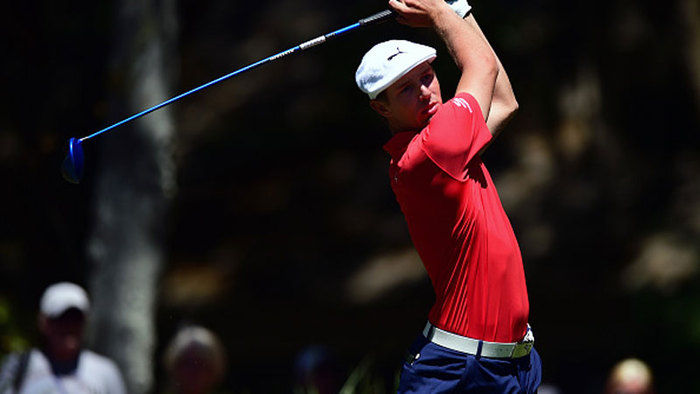 SBS 스포츠 골프 뉴스 : 골프 : [PGA] 괴짜 골퍼 디섐보, 이벤트 대회서 '사이드 새들' 퍼팅 눈길 : SBS