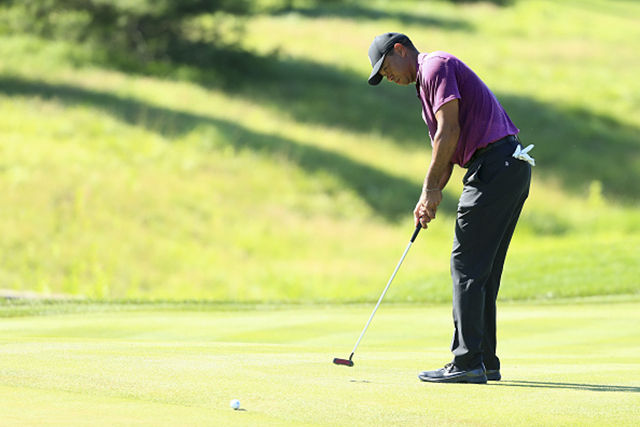 SBS 스포츠 골프 뉴스 : 전체뉴스 : [PGA] ‘골프 황제’ 타이거우즈, 퀴큰 론즈 내셔널 2R 공동 11위 도약···강성훈, 공동 20위 : SBS