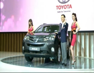 [서울모터쇼 영상] 한국도요타 컴팩트 SUV '라브4'..국내 첫 공개 - SBS Biz