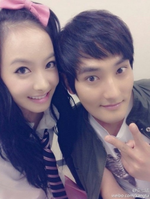 강타 빅토리아, 선후배 인증샷?..다정한 포즈 '눈길' - SBS Biz